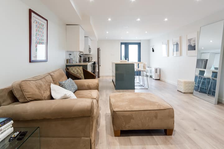 Trinity Bellwoods Park Beauty With Secured Parking - Toronto