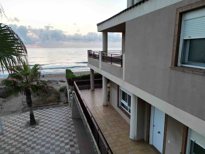 Amazing Beachfront House. Groups/families. - Gandía