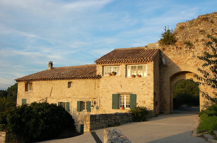 Gigondas Charming Village House With Garden - Beaumes-de-Venise