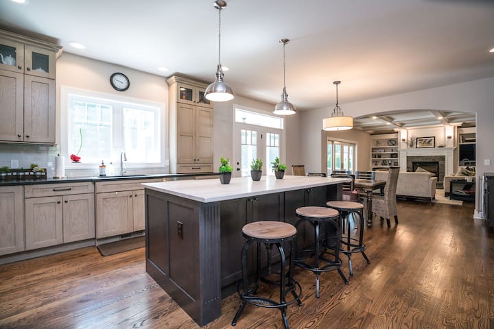 Upscale Rental Close To The Track - Saratoga Springs, NY