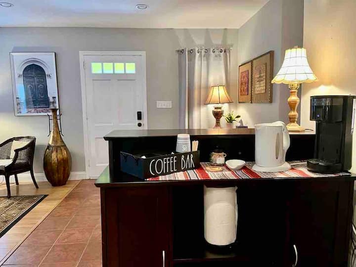 Ushmila's Nest-w/ Private Entrance & Bathroom - Bridgeport, PA
