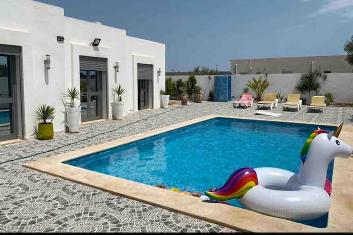 Superbe Villa «&nbsp; Flamingo&nbsp;» Avec Piscine - Dzserba