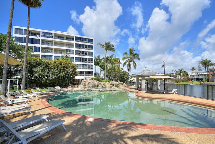 Papillion - South Stradbroke Island