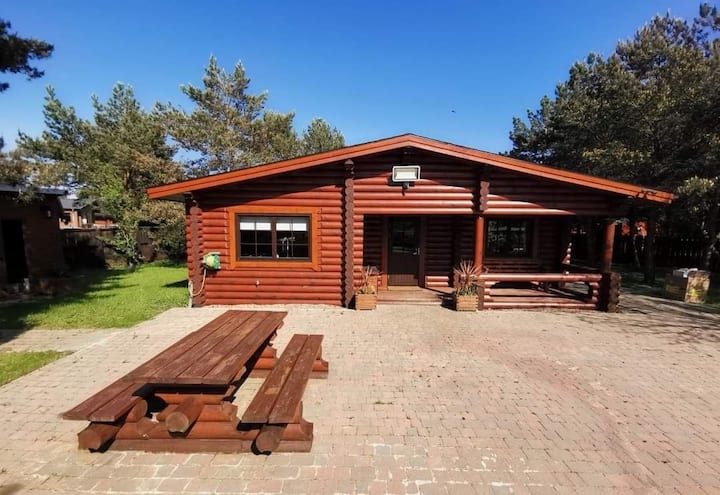 Wolf Lodge A Deluxe & Private
3 Bedroom Log Cabin. - Rothbury