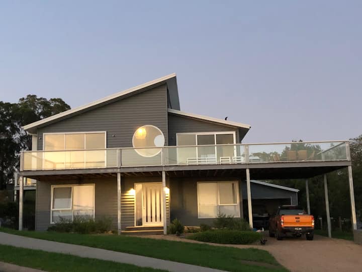 Large Family Holiday Home - Metung