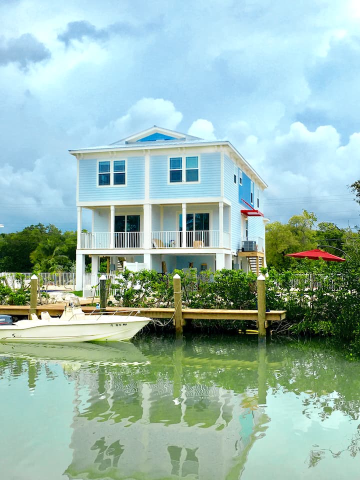 New 4 /3 Canal Front, Pool, Dock, Beautiful Decor! - Marathon