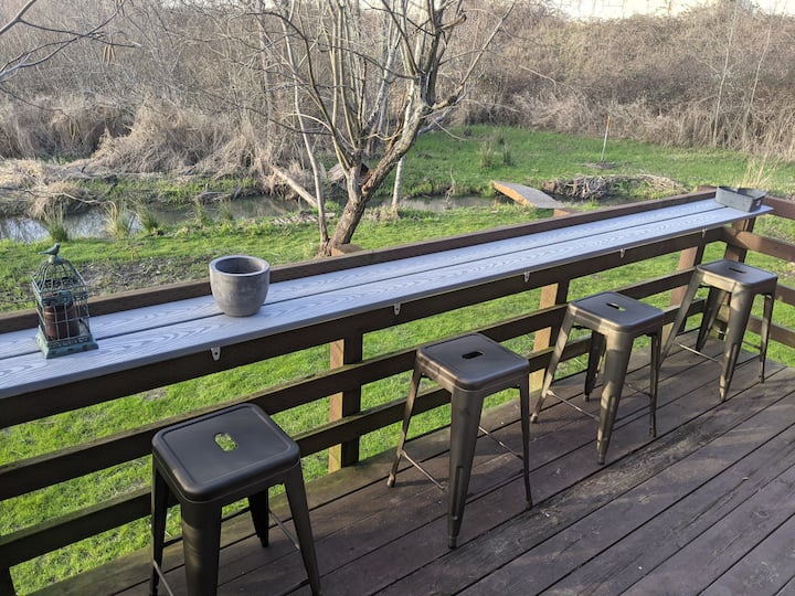 A Beaver Runs Through It 3bed/2bath - Beaverton, OR