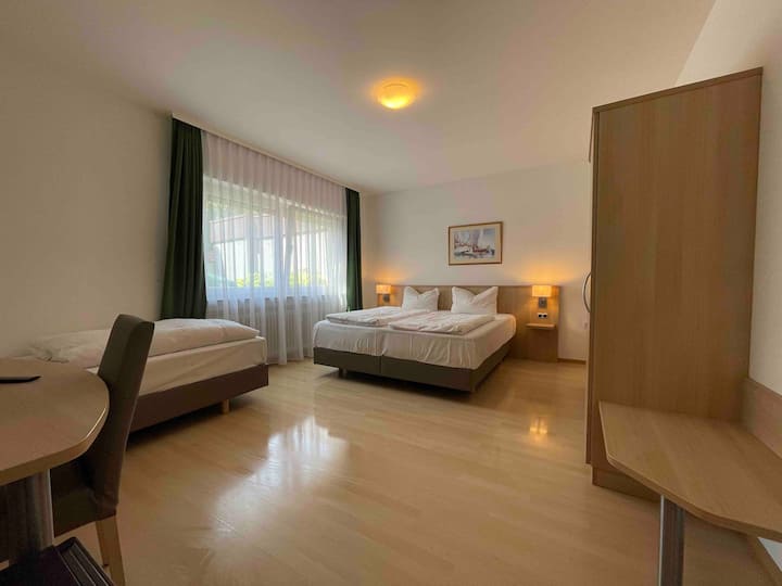 Family Studio 5 Senger Med Frokost - Stuttgart