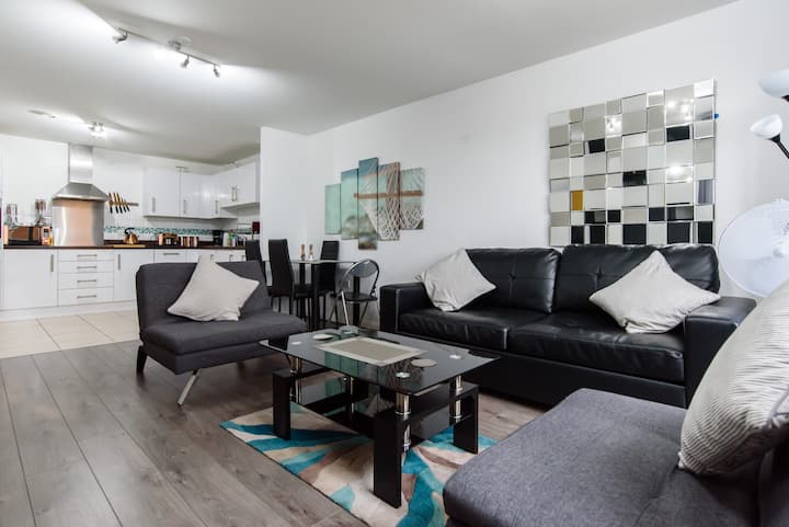 Cardiff Bay Holiday Rentals & Homes - United Kingdom | Airbnb