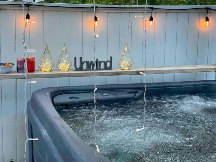 Guest Suite With Year-round Hottub - 2 Beds - Maple Ridge