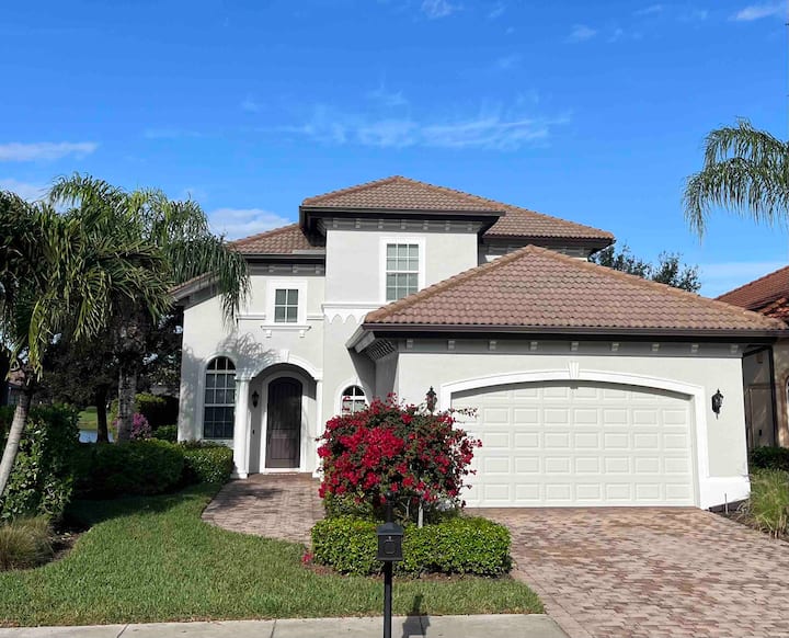 Newly Renovated Home Private Gated Community - Naples, FL