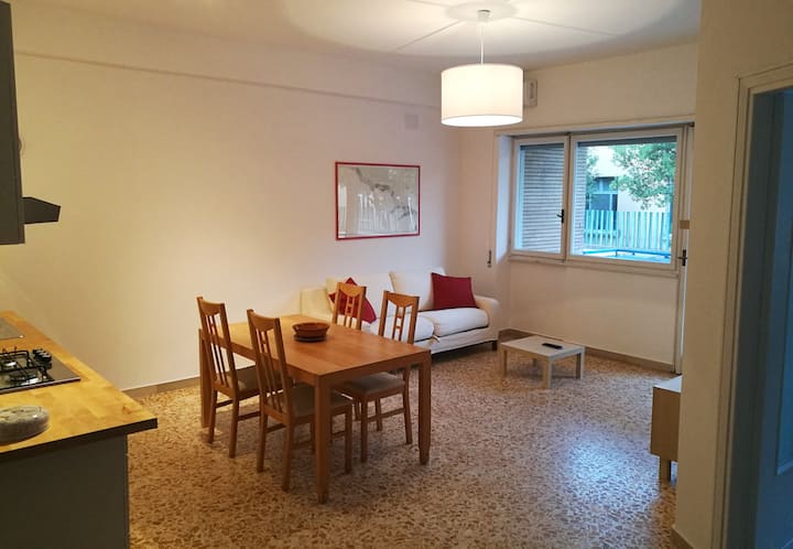 Casa Arancio - Appartamento In Centro Con Terrazzo - Sabaudia