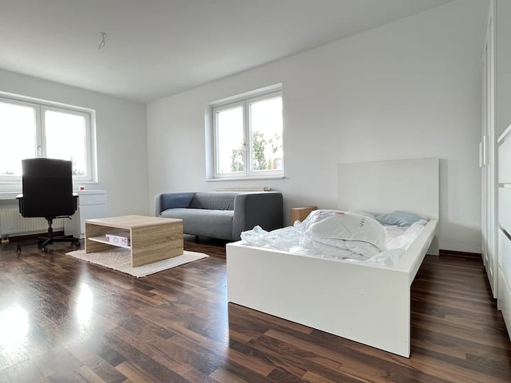 Schönes Geräumiges Zimmer Mit Terrasse - Berlín