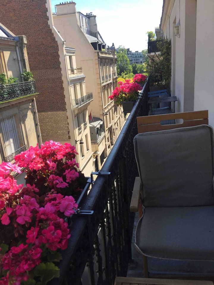 3 Pièces Côté Arc  De Triomphe,palais Des Congrès. - Paris