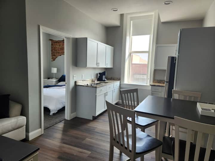 Modern Apartment On The Square "Blue" - Iola, KS