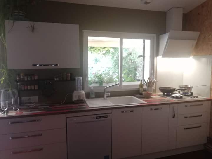 Agréable Maison De Ville Avec Terrasse Et Jardin - Louviers