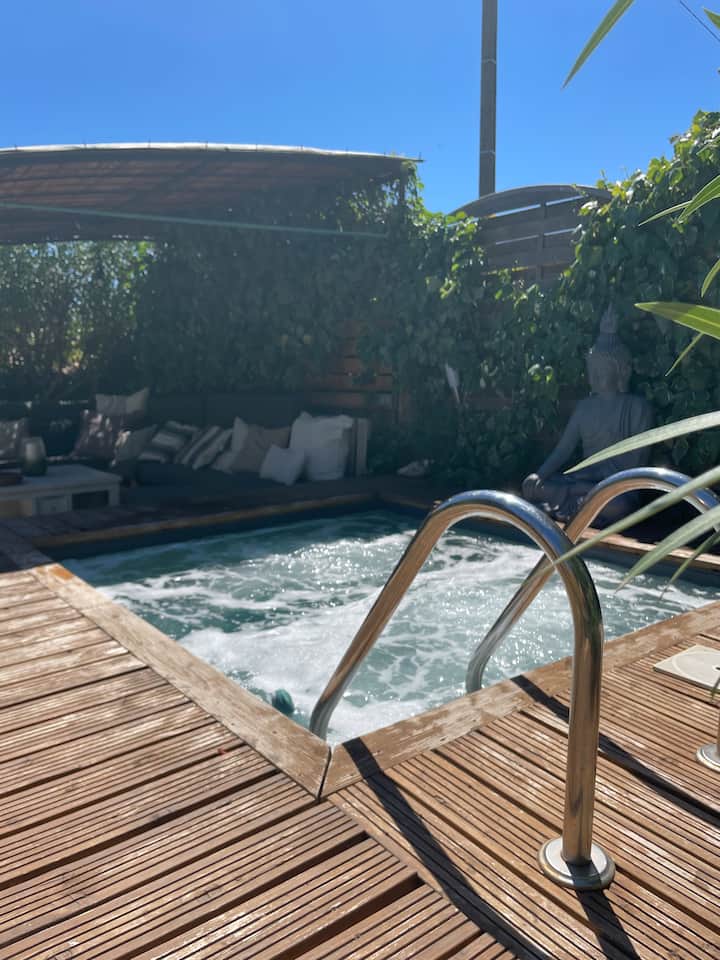 « La Douce Provençale », Gîte Avec Jardin Privatif - Collias
