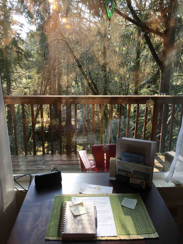 Hidden House And The Suite - Riffe Lake, Mossyrock
