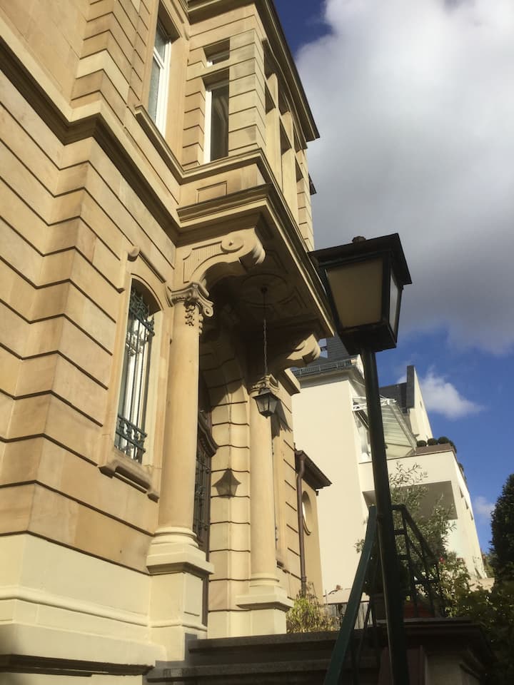 Quiet 2 Room Apartment - Super Central - Wiesbaden