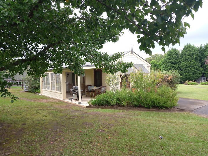 Hillcrest Cottage @ Berry - City of Shoalhaven