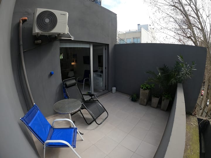 Acogedor Ambiente Con Terraza, Distrito Arcos. - Buenos Aires