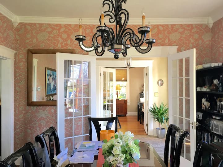 Historic Belmont House - Downtown Mall "Kingsize" - Charlottesville, VA