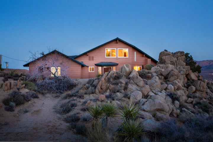 Desert  Hilltop Resort~5 Acres 360  Boulders View - Yucca Valley, CA