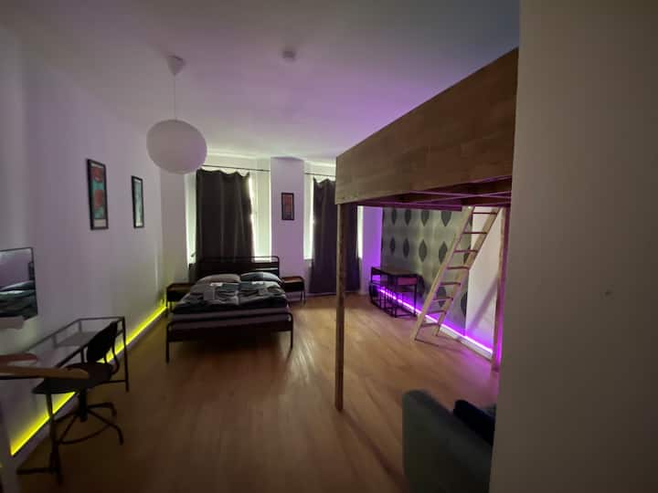 Private Room With Private Bath. 01 - Berlin