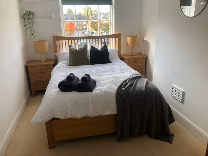 Living In The Heart Of Wimbledon - Kingston upon Thames