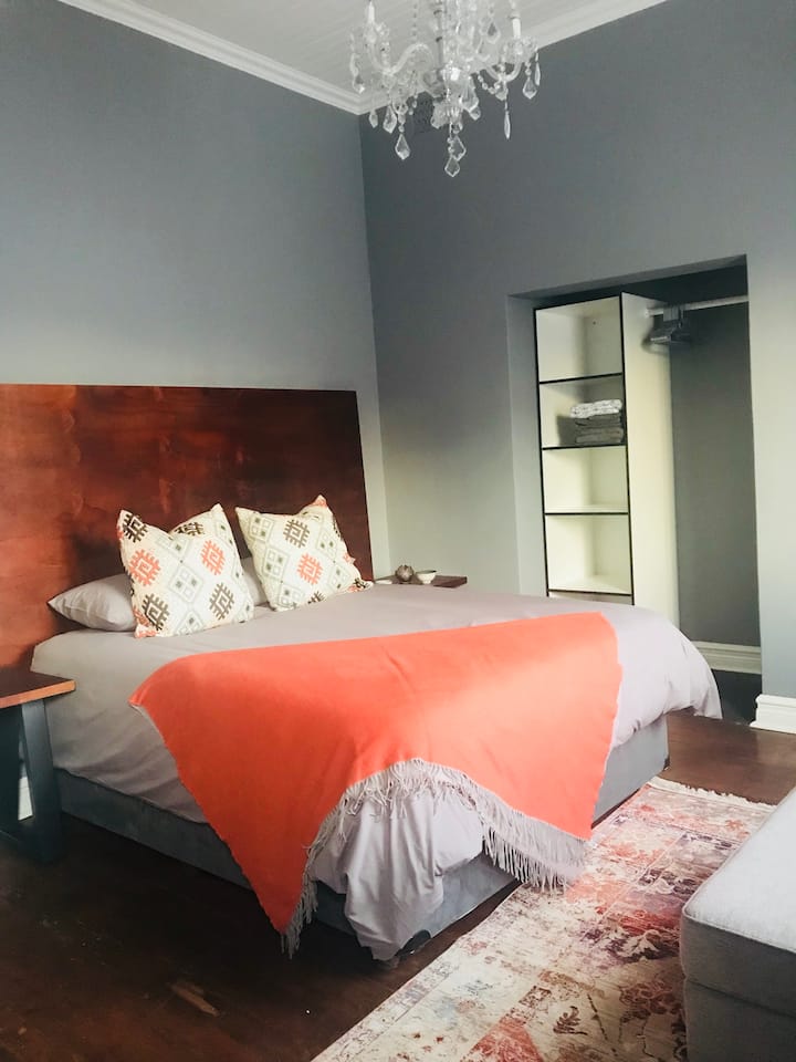 New! 7th Avenue, Modern Stay! No4. - Johannesburg