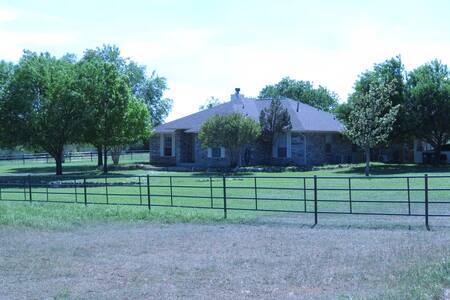 O.H. Ivie Lake Vacation Rentals & Homes - Texas, United States | Airbnb