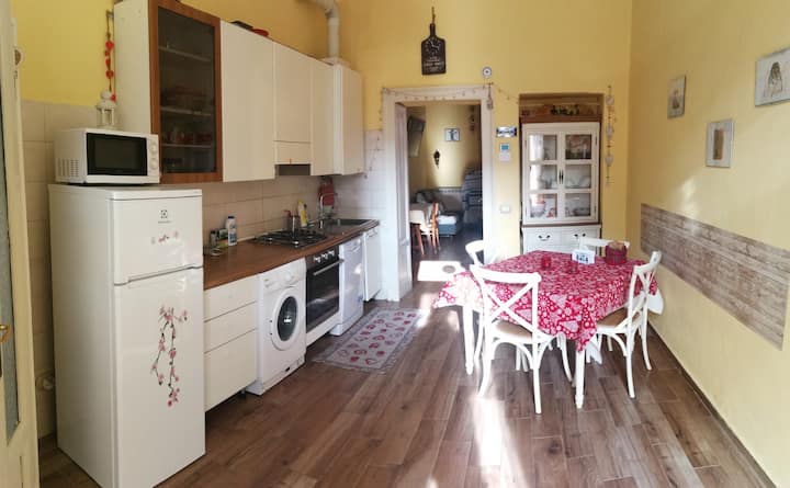 Appartamento Con Ampia Terrazza In Area Tranquilla - Milan