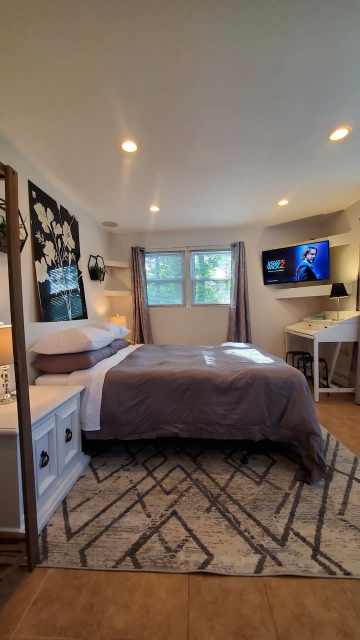 Serenity Studio For Quiet Guests, St Vincents Shu - Bridgeport, CT