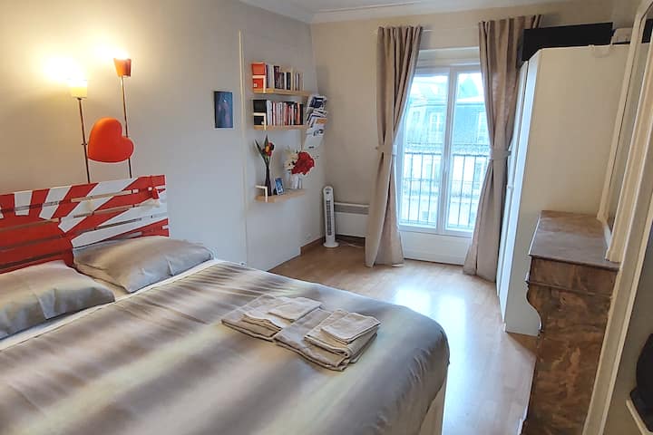 Chambre D'hôtes Indépendante, Avec Cuisine, Marais - Paris