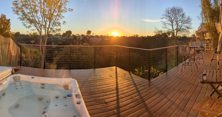 Private Deck-canyon Sunrises! House - San Diego