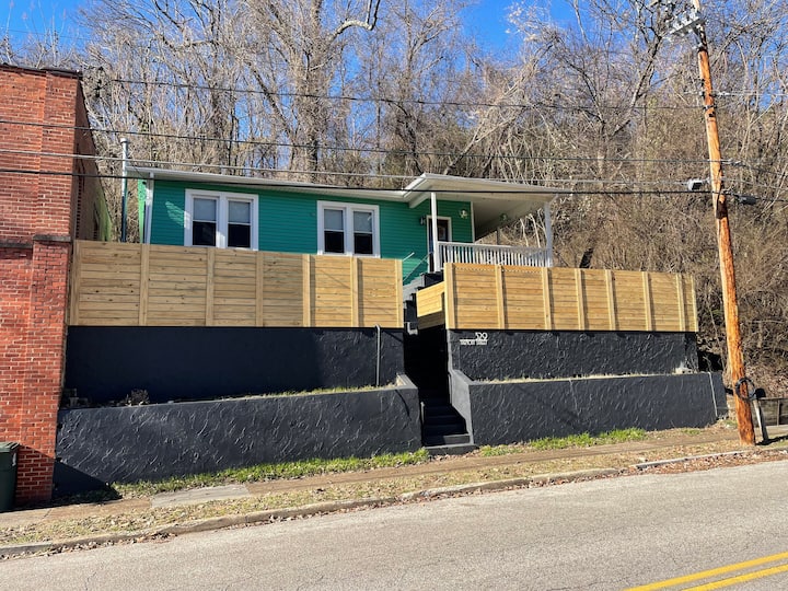 Quaint Hill House In Northshore! - Chattanooga, TN