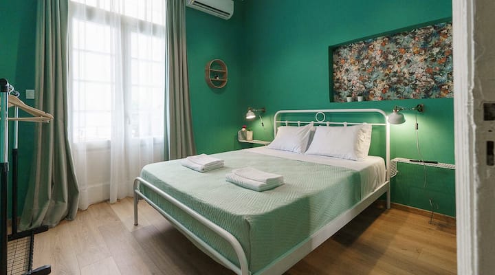 Luxury Art-deco Studio With Balcony - Thessaloniki