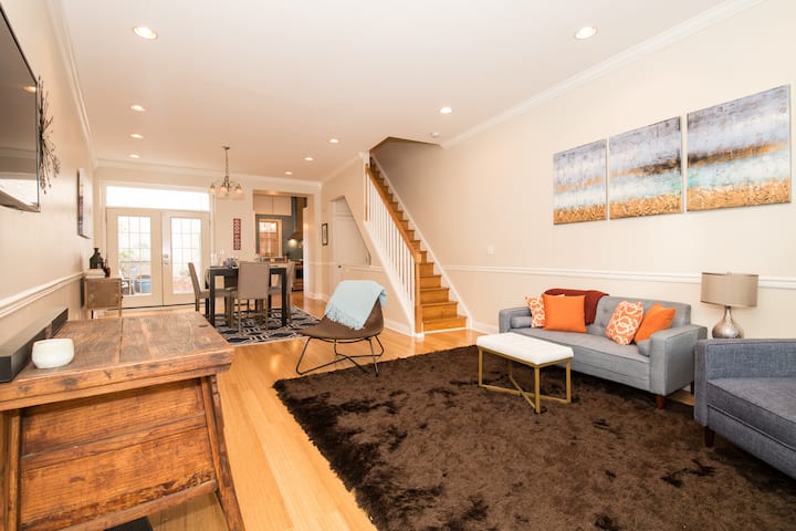 Beautiful Home, Great Energy, And Natural Light! - Philadelphie, PA
