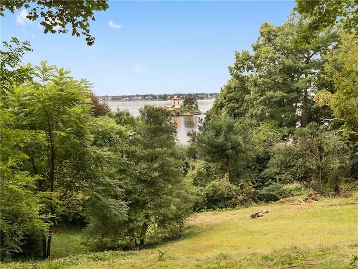 Cozy Lighthouse View & Bike Path Only 10min To Pvd - Barrington, RI