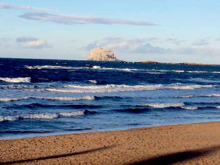 East Sands Holiday Apartment - North Berwick