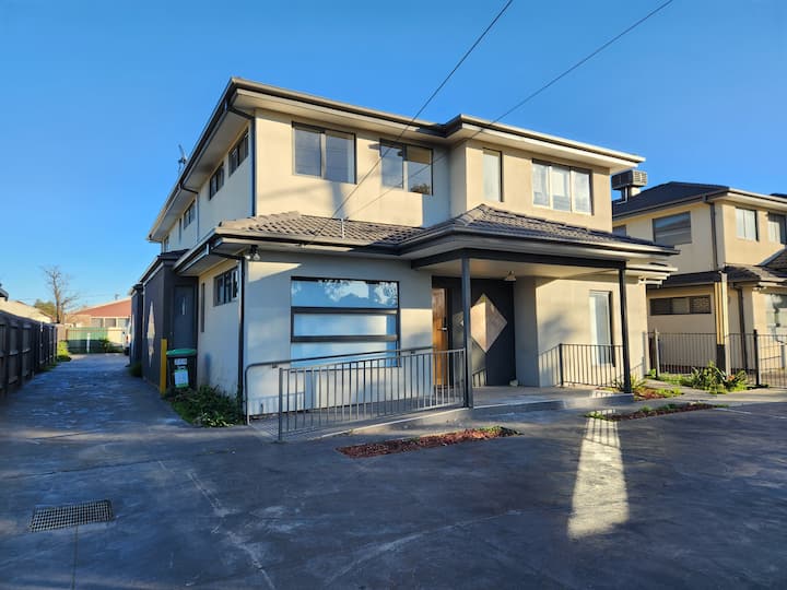 A Guesthouse For Your Family - Australia