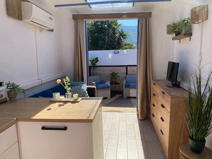 The Horse-box A Tiny Villa With Pool - Griekenland