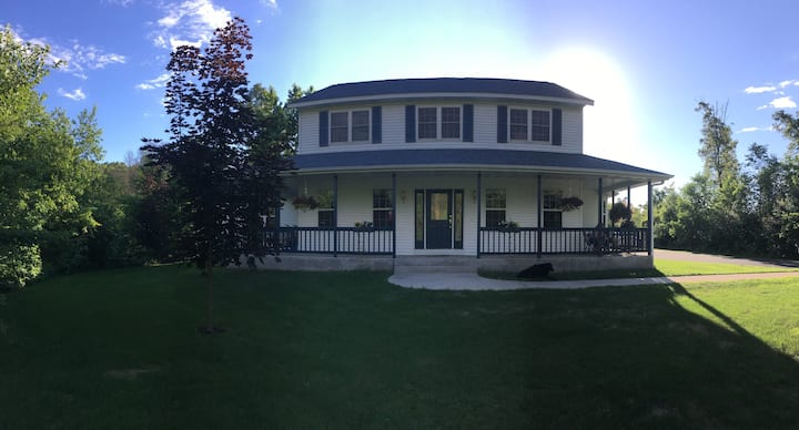 Getaway In The Heart Of Chippewa Valley - Fall Creek, WI