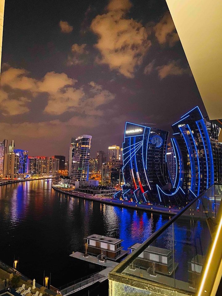 Luxury Binghatti Canal View Apt | Business Bay - 