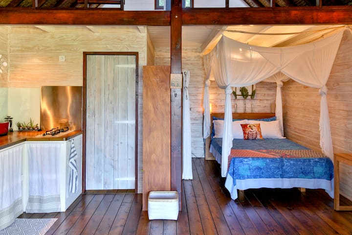 Cocoon Vanh (Car Included) Cook's Bay - French Polynesia