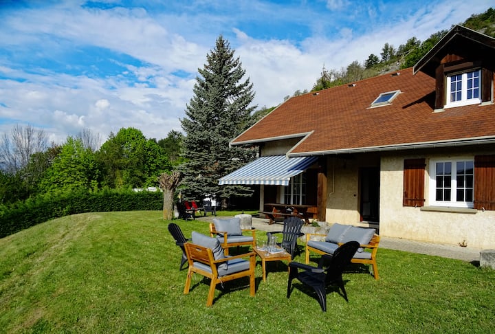 Maison 10 Personnes Spacieuse, Lumineuse Et Calme - Ancelle