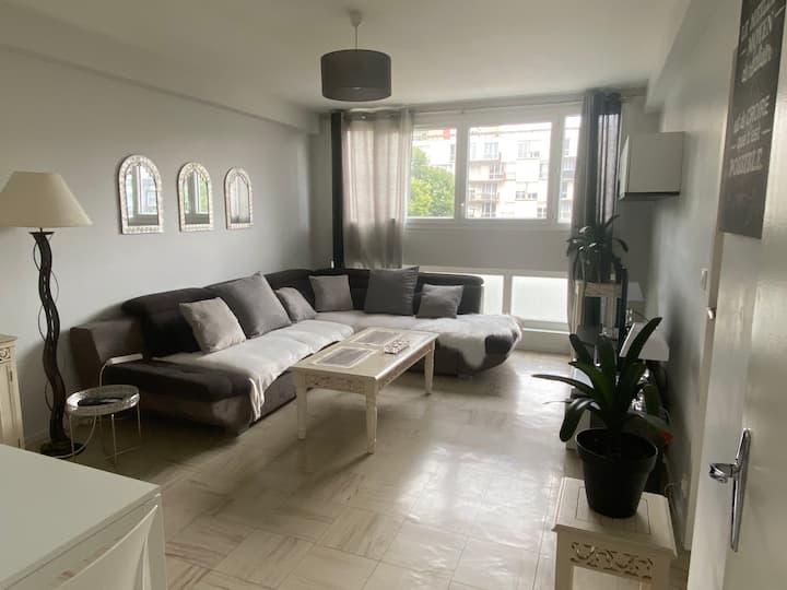 Charmante Chambre Proche De Caen - ibis Caen Porte d’Angleterre