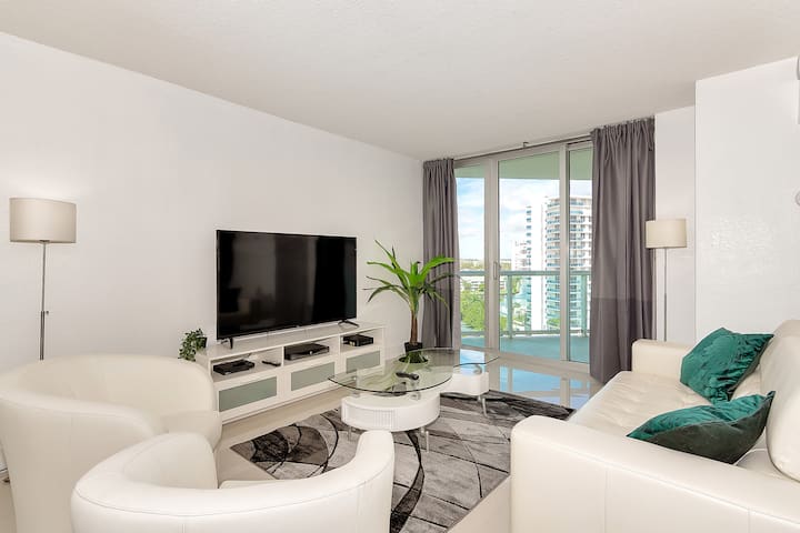 Wonderful Condo On The Beach - 11th Floor - Tides - Hollywood, FL