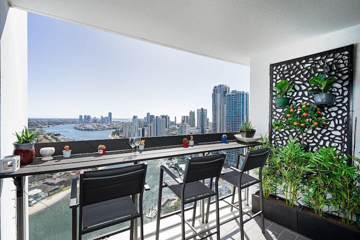 Goldcoast Riverfront Getaway Apartment In Paradise - Gold Coast