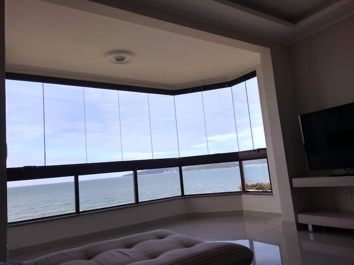 Apartamento Com Vista Para Mar E óTima Localização - Itapema